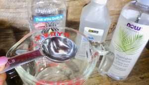 This Homemade Spray Cleans Your Bum Without Toxic Chemicals